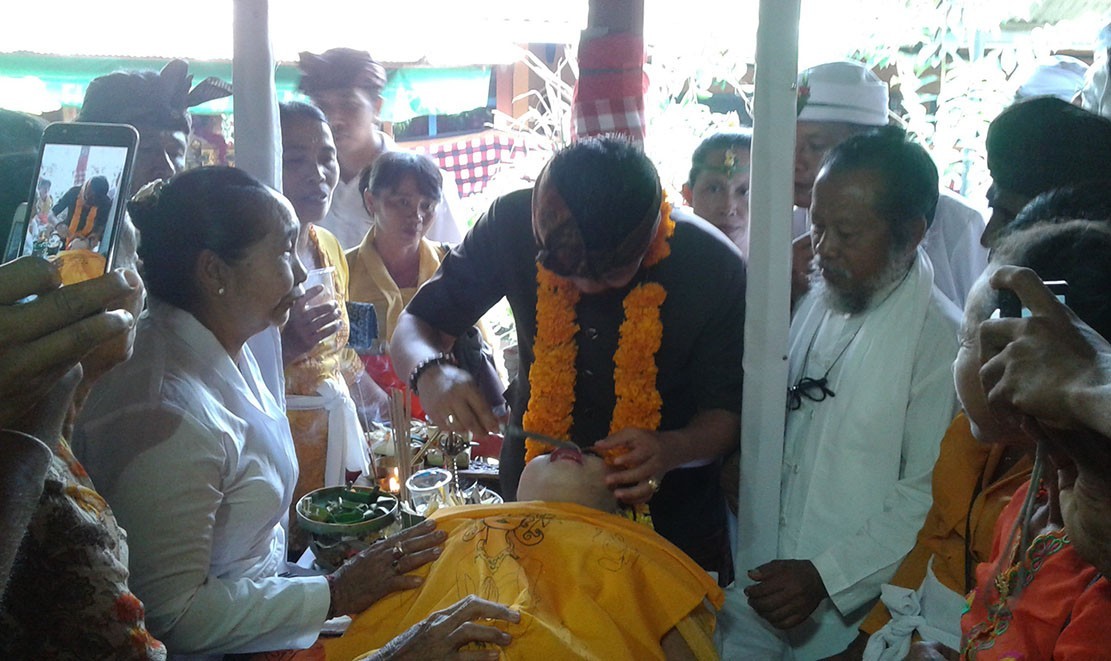 Metatah – A Balinese Teeth Filing 磨牙 – NeverneverLand in Bali 你的忘憂地